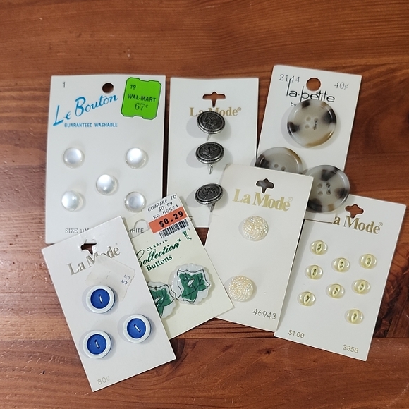 La Mode | Other | Vintage Buttons 7 Packs Various Sizes And Colors ...